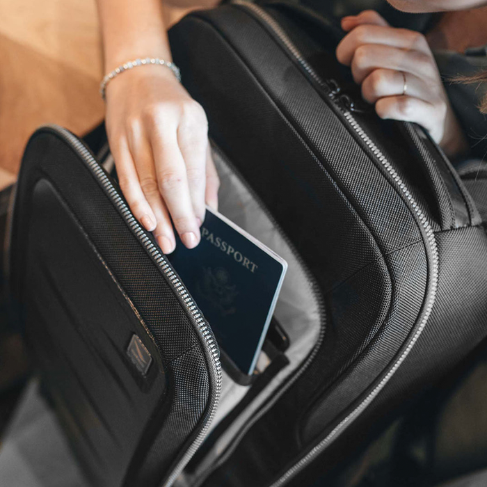 How to Choose a Carry-On Backpack for Women – Duravo